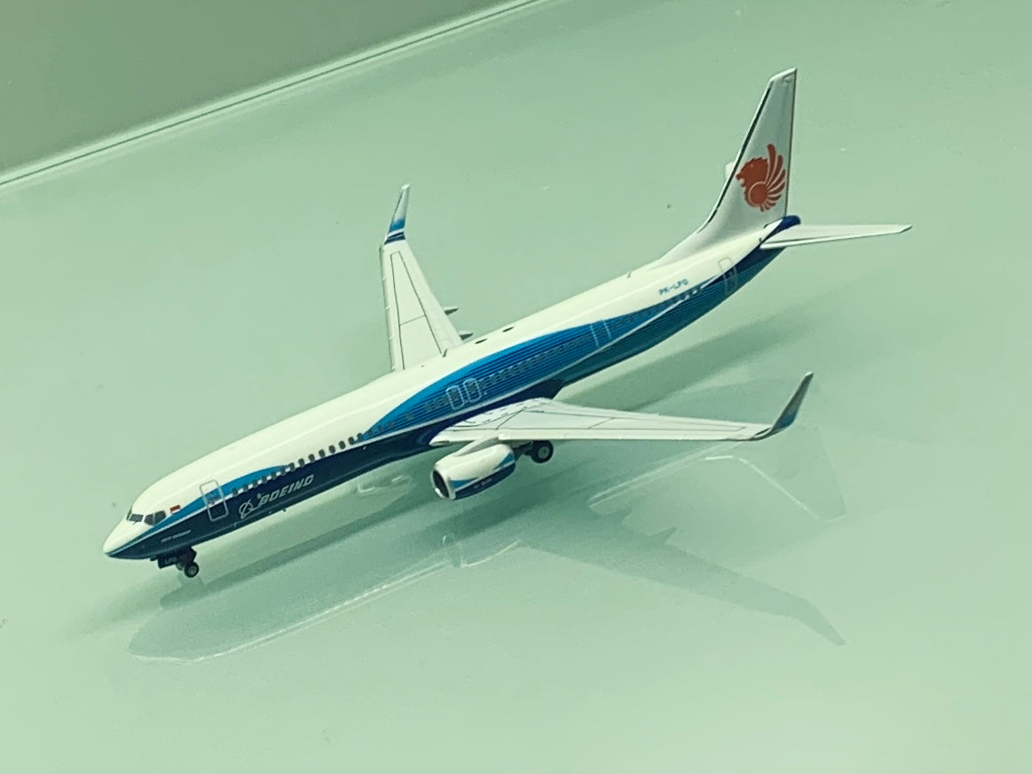 NG models 1/400 Lion Air Boeing 737-900ER PK-LFG Dreamliner livery fus ...