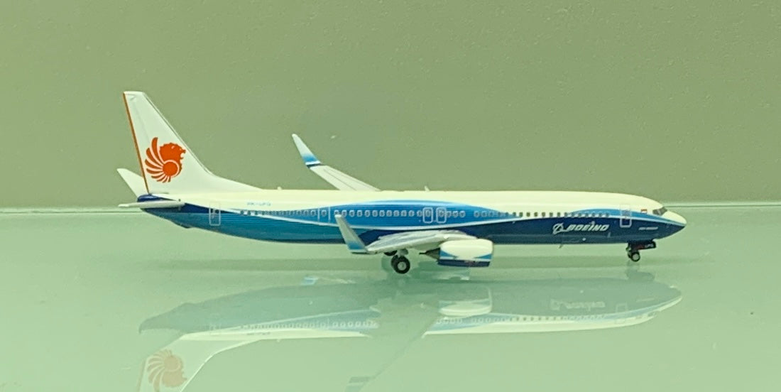 NG models 1/400 Lion Air Boeing 737-900ER PK-LFG Dreamliner livery fus ...