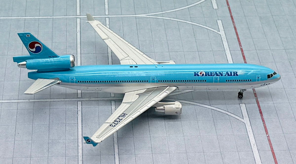 Phoenix 1/400 Korean Air McDonnell Douglas MD-11 HL7373 – First Class ...