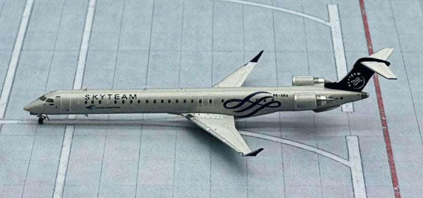 JC Wings 1/400 Garuda Indonesia Bombardier CRJ-1000ER Skyteam PK-GRA ...