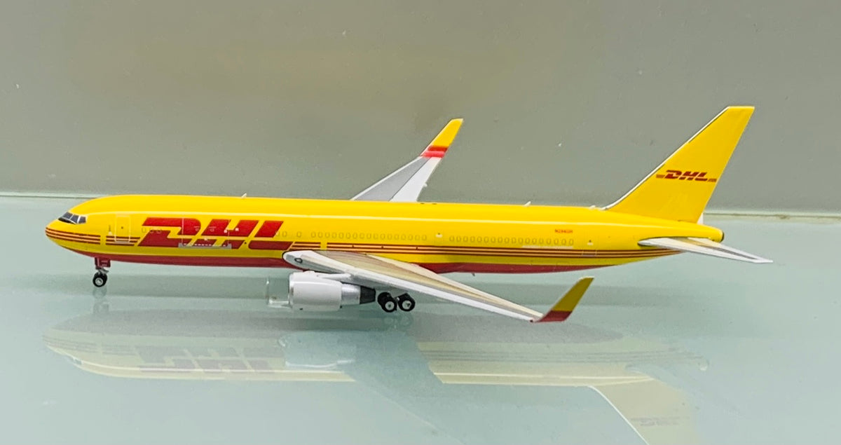 Phoenix 1/400 DHL Boeing 767-300ER N284DH – First Class Collectables