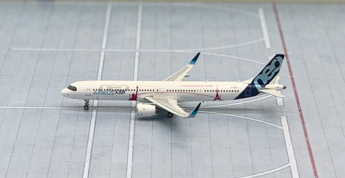 Phoenix 1/400 Airbus A321 House Colour D-AVZO – First Class Collectables
